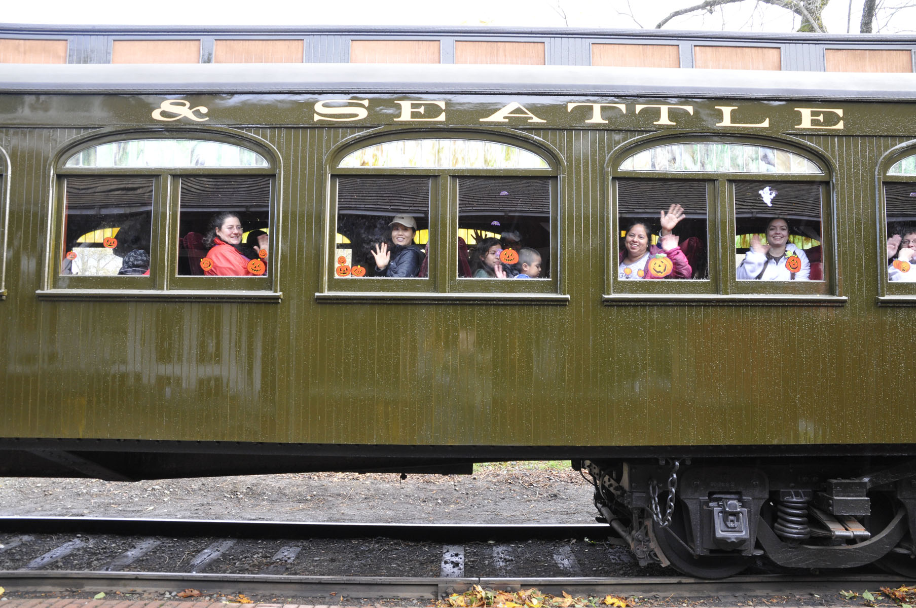 Halloween Train on the Snoqualmie Valley Railroad - Living Snoqualmie