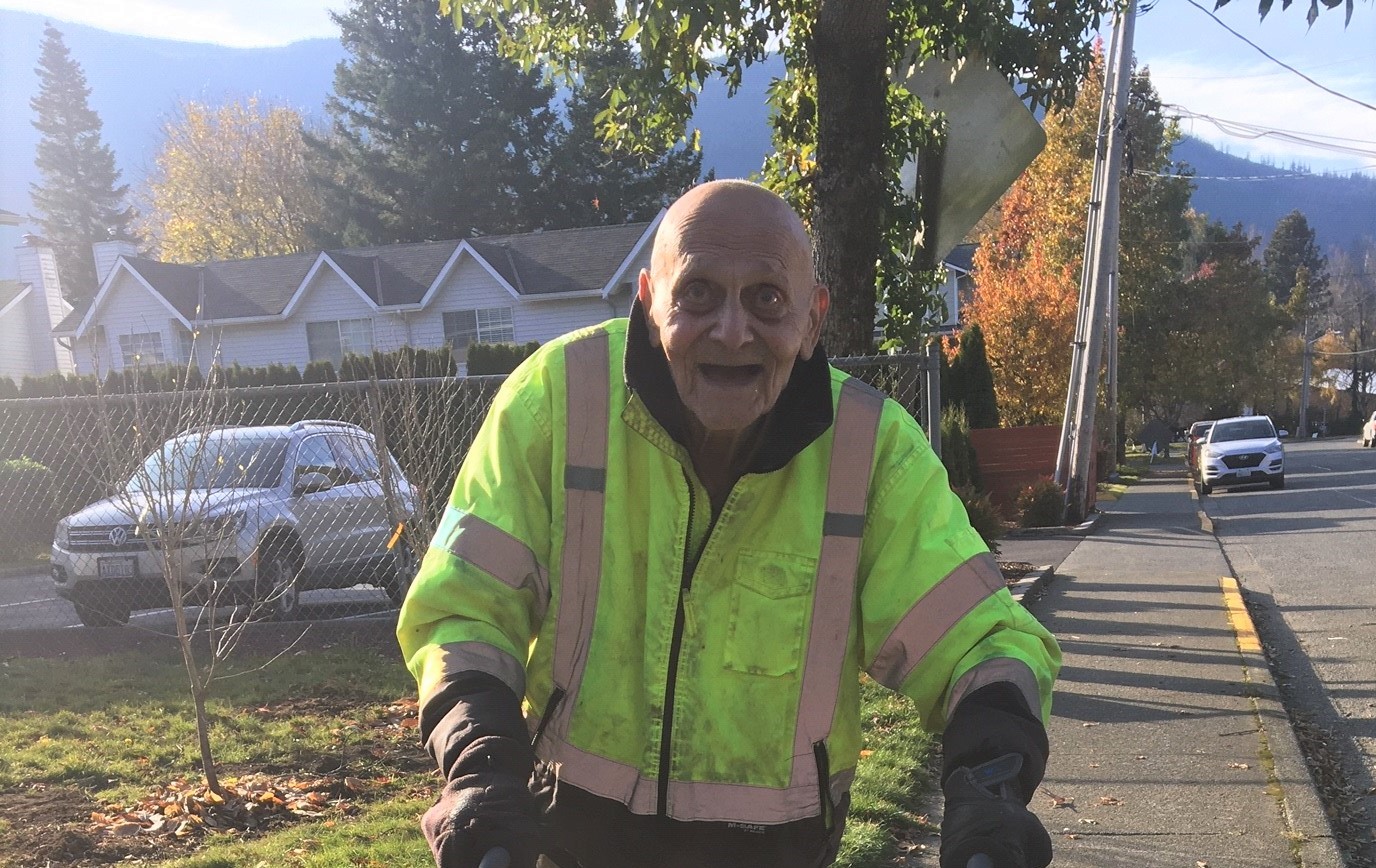 Remembering Burt ‘Walking’ Mann 1923-2024 - Living Snoqualmie